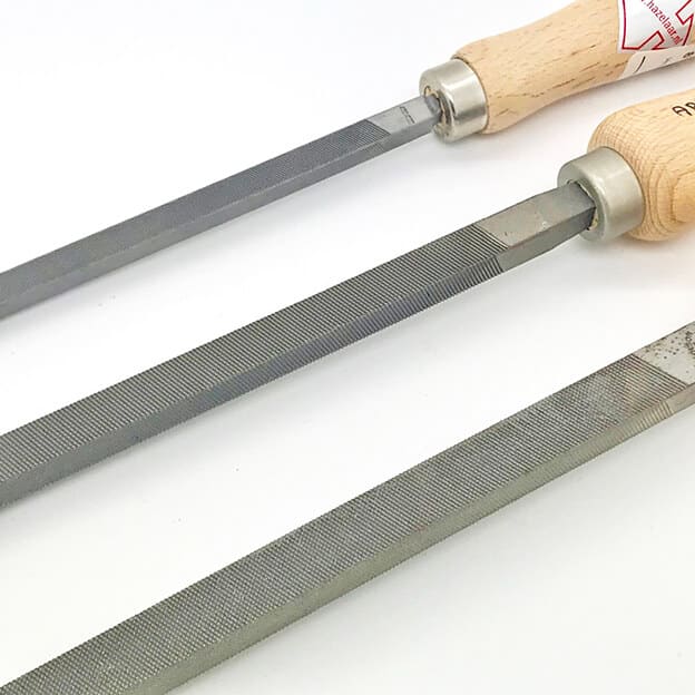 Vierkante metaalvijl ⋆ de Hazelaar